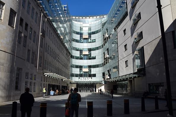 Bbc Suspends Male Presenter Amid Sex Pictures Allegations