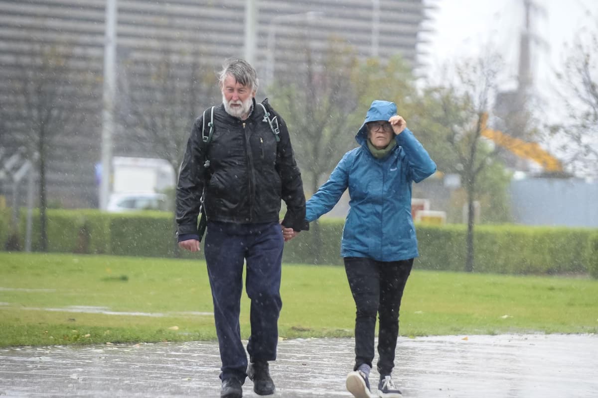 Scotland Weather Amber Weather Warning Causes Disruption To Travel