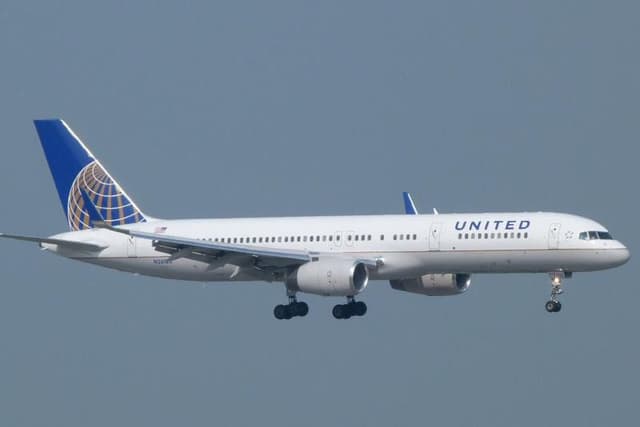 Pilots arrested at Glasgow Airport for 'failing breath test' Pilots arrested at Glasgow Airport for 'failing breath test'