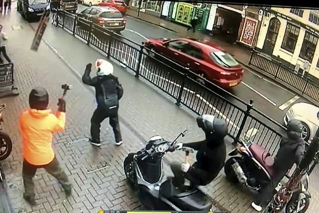 Shocking Cctv Footage Shows Moped Gang Try To Smash Into Jewellers With